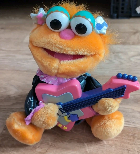 SESAME STREET ROCK & ROLL ZOE VINTAGE 1999 PLUSH MOVING TOY Tested ...