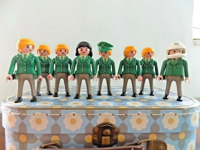 ***PLAYMOBIL VINTAGE 1990S GERMAN POLICE Officer in GREEN UNIFORM*** £ ...