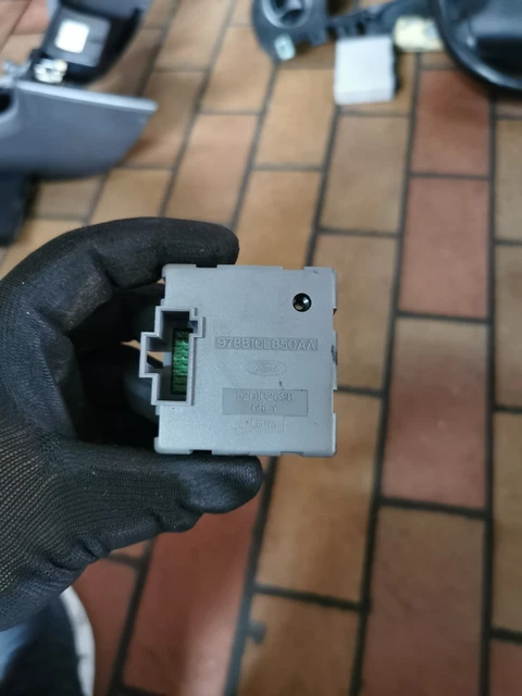 FORD PUMA EC Module D'Unité de Commande Feu D'Avertissement Feux 97BB ...