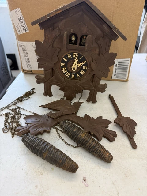 VINTAGE REGULA #25 German Made Cuckoo Clock 30 hr Bird Leaves FPOR £40. ...