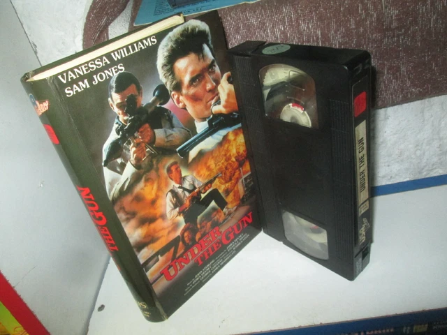VHS - UNDER the Gun - Vanessa Williams - Sam Jones - USA HARDCOVER EUR ...