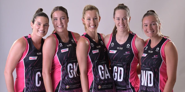 ADELAIDE THUNDERBIRDS NETBALL TEAM photo, MELBOURNE VIXENS, Champions ...