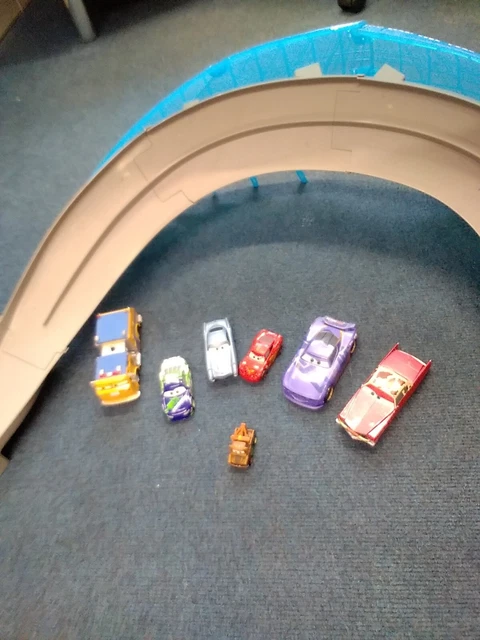 DISNEY PIXAR CARS Ultimate Florida 500 Speedway Motorised Track + 16 ...