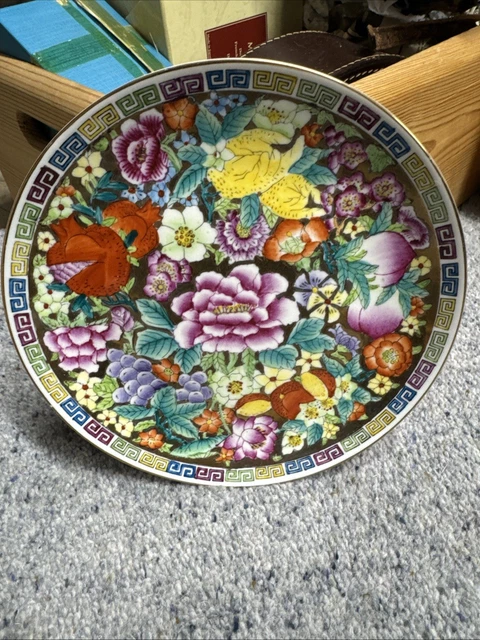 CHINESE PORCELAIN PLATE in the "Hundreds of Flowers" or Mille Fleur ...