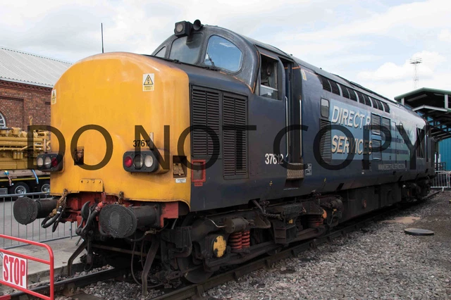 UK DIESEL TRAIN Railway Photograph Of Class 37 37612 Loco. Rm37-1551 £1 ...