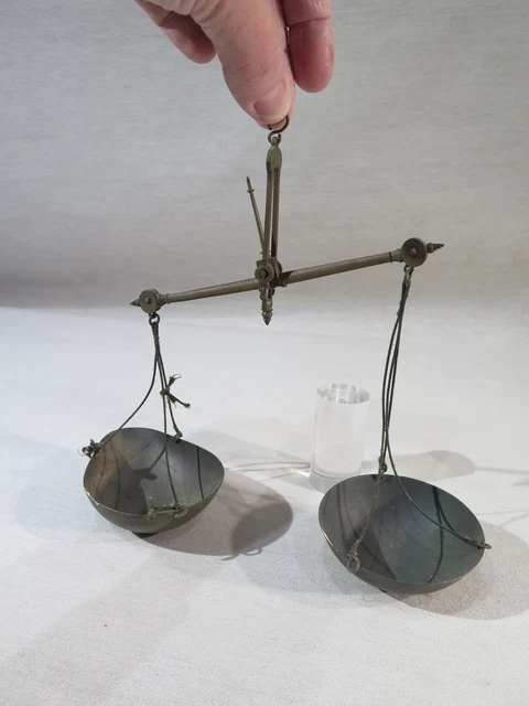 ANCIENNE BALANCE TREBUCHET A DEUX PLATEAUX EN CUIVRE XIX ème EUR 90,00 ...