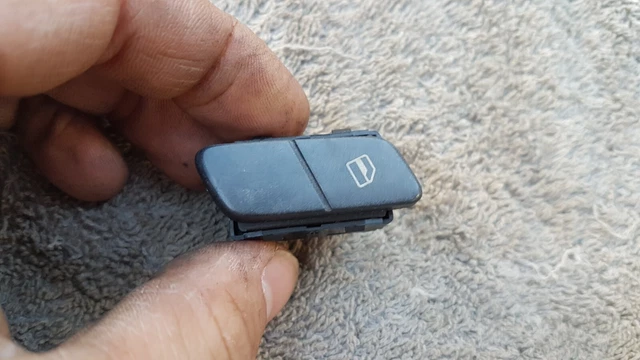 VW POLO 9N front passenger Door Window Control Switch Button nearside £ ...