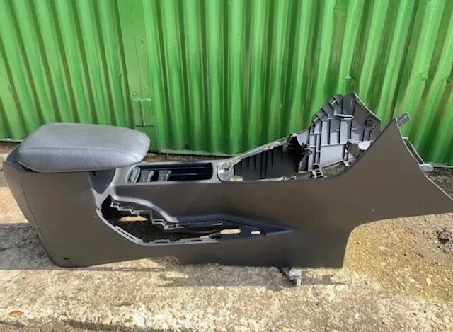 FORD FOCUS MK3 Centre Console With Arm Rest F1EBA045A06F3588 2014 15 16 ...