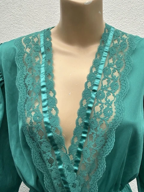 FEMININE VINTAGE MAXI Brettles Robe 36” Bust Emerald Green Lace Trimmed ...