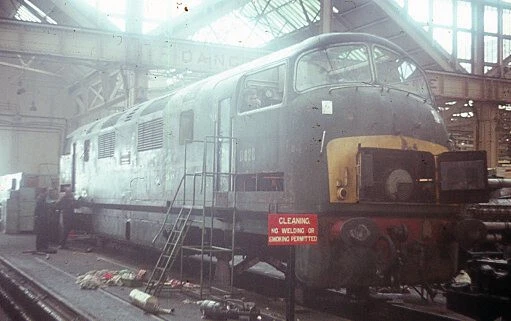ORIGINAL COLOUR SLIDE of D828 BR Warship class diesel hydraulic loco £ ...