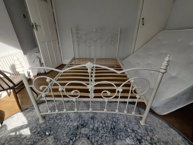 WHITE METAL DOUBLE Bed Frame £21.48 - PicClick UK