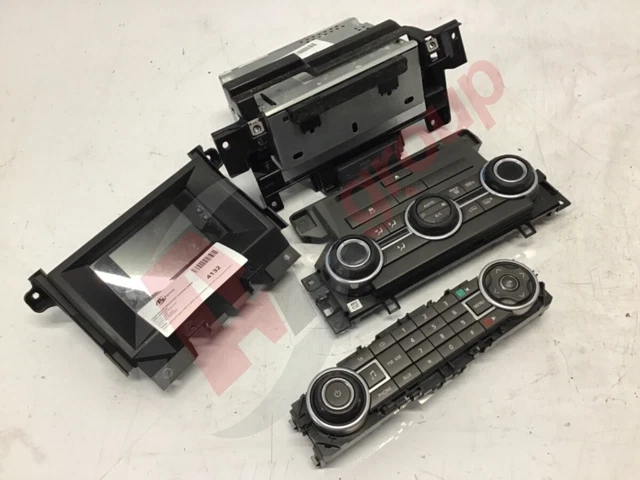 LAND ROVER DISCOVERY 4 Stereo Head Unit Display Ah22-18C815-Cc £200.00 ...