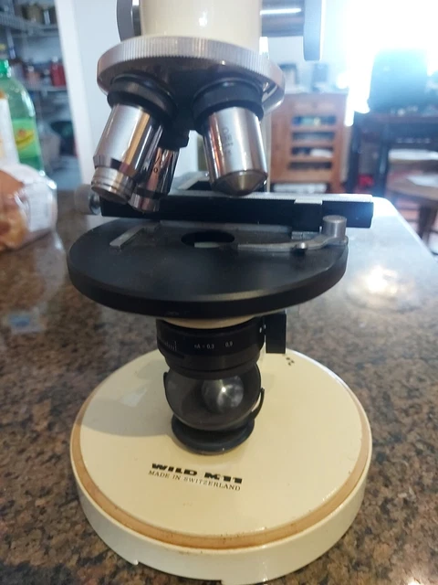 WILD HEERBRUGG M11 Microscope w/ 3 Objectives 10x, 40x, HI 100x, 2 ...