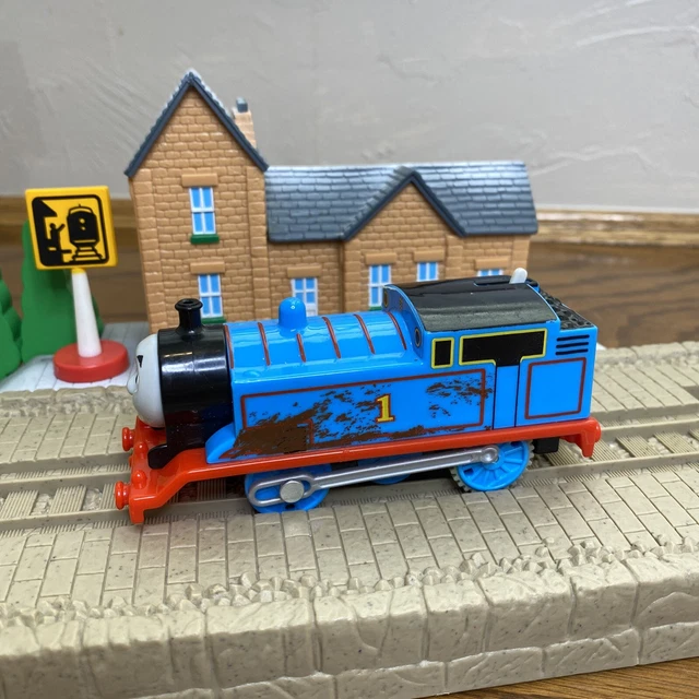 THOMAS & FRIENDS TrackMaster Muddy Thomas Motorized Train Engine #1 ...
