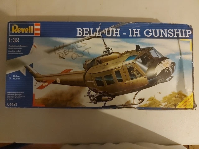 REVELL 1:32 04421 Bell UH 1H Gunship model helicopter NO INSTRUCTIONS ...