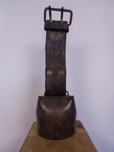 OLD COW BELL, DEVOUASSOUD to CHAMONIX DECO CHALET ART POP MOUNTAIN £90. ...
