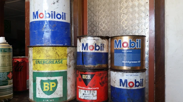 6 X VINTAGE bp mobil roco oil grease tins $110.00 - PicClick AU