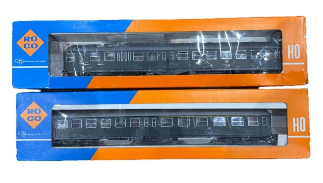 ROCO HO GAUGE 4243 & 4244 2 x DB Passenger Coaches - Boxed - No Wheels ...