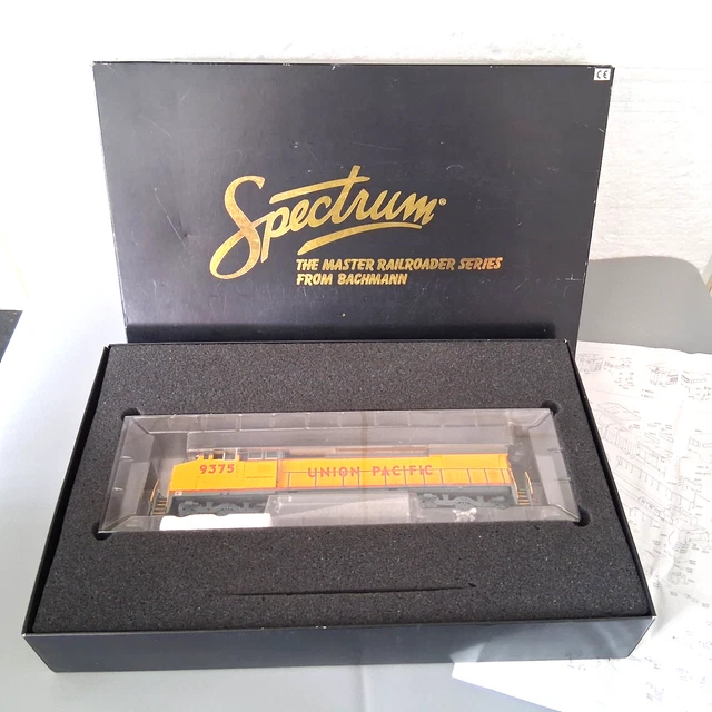 BACHMANN SPECTRUM HO Scale 86002 GE Dash 8-40CW Diesel Loco Union ...