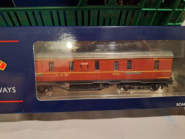 BACHMANN 34-327B 50FT Parcel Van Crimson LMS £15.57 - PicClick UK