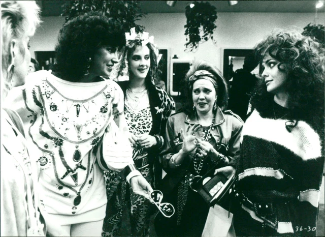 MERCEDES RUEHL ET Michelle Pfeiffer - Vintage Photo 3233576 EUR 21,92 ...