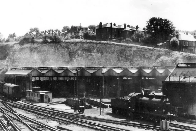 GUILDFORD (CLOSED) BR Steam Shed 1958 - Portsmouth & Reading Lines £1. ...