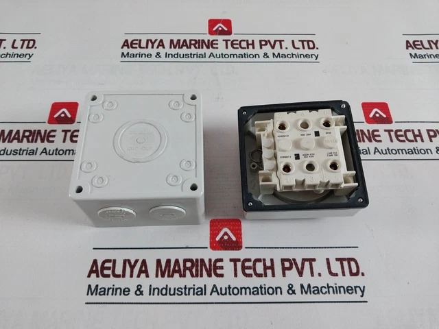 CLIPSAL 56SW220 2-POLE Mounting Enclosure IP66 20A 415V Single Gang ...