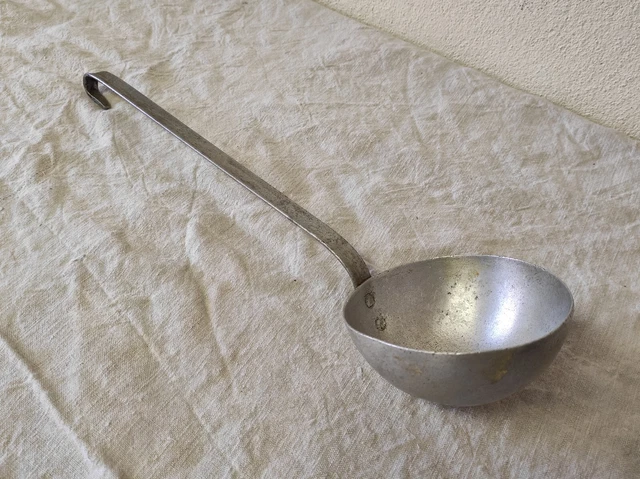 ANCIENNE LOUCHE EN aluminium 12 cm de diamètre EUR 15,00 - PicClick FR