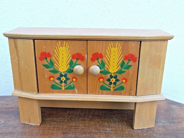MEUBLE DE POUPÉE, buffet, bahut, bois clair verni avec motifs slaves peints, TBE EUR 8,95 ...