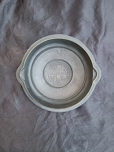 VINTAGE GRISWOLD NO. 5 Cast Iron Self Basting Skillet Lid No. 1095 $442 ... VINTAGE GRISWOLD NO. 5 Cast Iron Self Basting Skillet Lid No. 1095 $442 ...