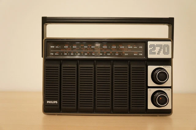 PHILIPS 270 ( 90AL 270 ) - Vintage Tragbares Radio (Bj.ca 1977)* EUR 15 ...