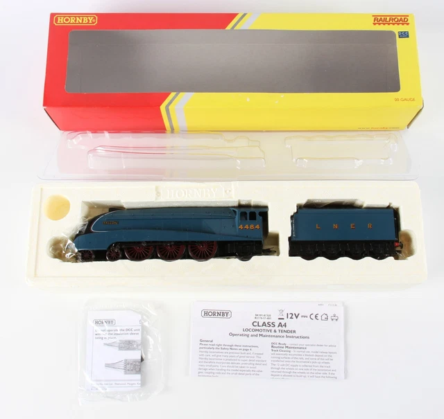 HORNBY OO GAUGE R2779 LNER CLass A4 'Falcon' loco and tender, boxed £95 ...