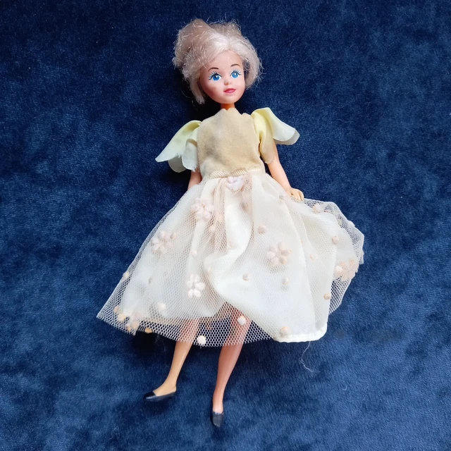 VINTAGE SMALLER SIZED 'Pippa Doll ?' In A Dress.....20Cm Approx £15.00 ...