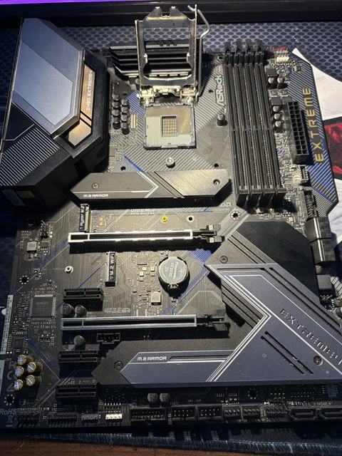 ASROCK Z490 EXTREME4 ATX Motherboard Intel LGA1700 DDR5 M.2 USB-C HDMI ...