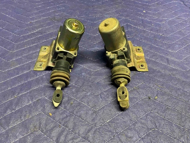 77-87 CHEVY GMC Truck POWER DOOR LOCK ACTUATORS w/ BRACKETS SQUARE BODY ...