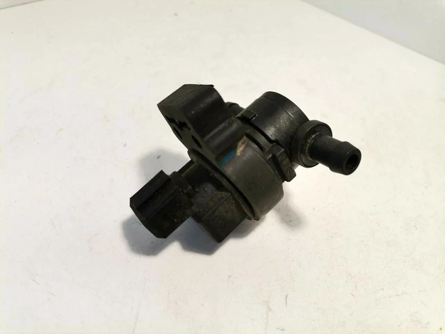 MERCEDES-BENZ FUEL REGENERATION Vacuum Purge Valve 0004701593 (M) £21. ...