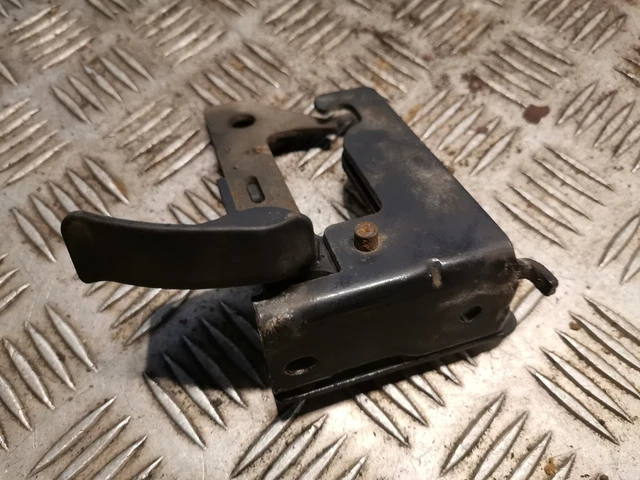 MERCEDES-BENZ W212 E 250 CDI Poignée Ouverture Capot 2128800064 EUR 22 ...