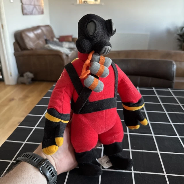NECA TEAM FORTRESS 2 Pyro Plush Very Rare Great Condition Official ...
