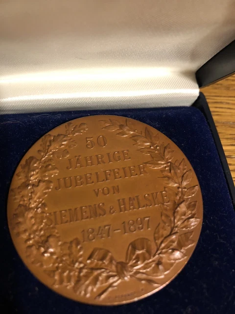 BRONZE-MEDAILLE 1897. WERNER VON SIEMENS - 50 JAHRE SIEMENS & HALSKE ... BRONZE-MEDAILLE 1897. WERNER VON SIEMENS - 50 JAHRE SIEMENS & HALSKE ...