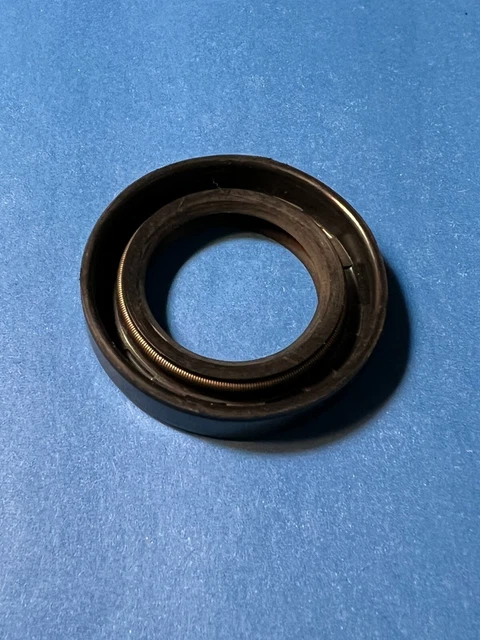 YAMAHA CRANK OIL Seal 93102-25061 93102-25121 DT125 DT175 IT250 XT500 ...
