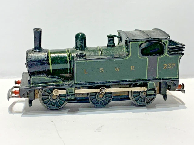 TT GAUGE, LSWR green tank locomotive in good working condition EUR 9,96 ...