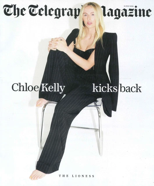 TÉLÉGRAPHE REVUE : Football Lionne Chloe KELLY, Donna Air, R. Madeley ...