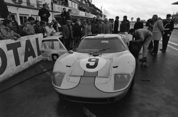 Pedro Rodriguez Lucien Bianchi Ford Gt40 Le Mans 1968 Old Motor Racing