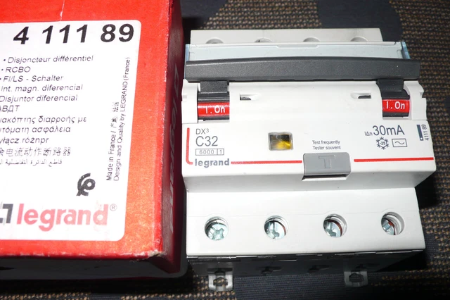 DISJONCTEUR DIFFERENTIEL 4PÔLES 32A 30mA TYPE AC TETRA. 32AMPERES LEGRAND 411189 EUR 109,00 ...