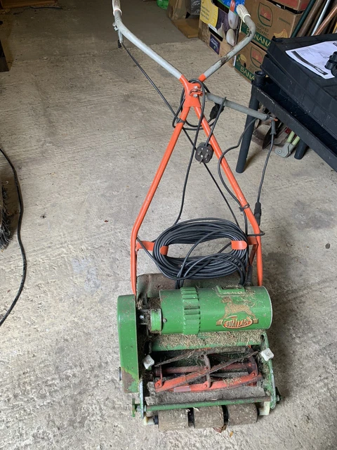 VINTAGE QUALCAST ELECTRIC Super Panther lawnmower & grass collection ...