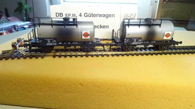 M+D KLEIN-MODELLBAHN 2 Kesselwagen "Fuchs Oil", in anderer M+D ...