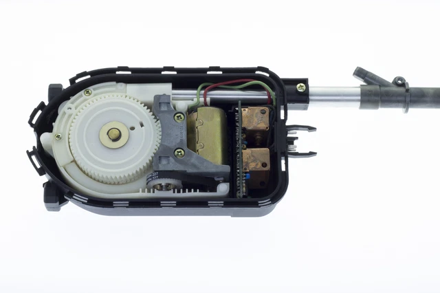 HIRSCHMANN AUTOMATIC ANTENNA AUTA 6000 EL F460 for Mercedes Benz £205. ...