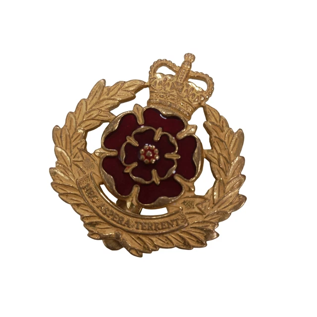 BRITISH ARMY DUKE of Lancaster's Regiment Hat Cap Badge Red Rose Parade ...