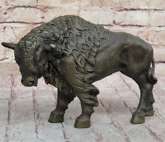 SCULPTURE VINTAGE STATUE Figurines En Bronze D'Un Bison Hot Cast Cabin ...
