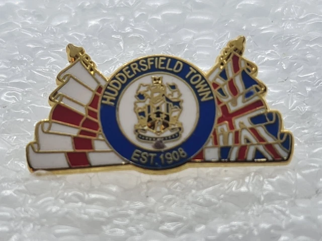 HUDDERSFIELD TOWN FC STONE ISLAND SI ENAMEL PIN BADGE we hate England ...